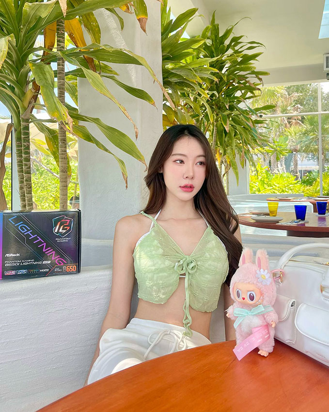 เปิดวาร์ป น้องแครอล วริญญา มอค ไอดอลสาวหุ่นแซ่บ ขวัญใจของหนุ่มๆ