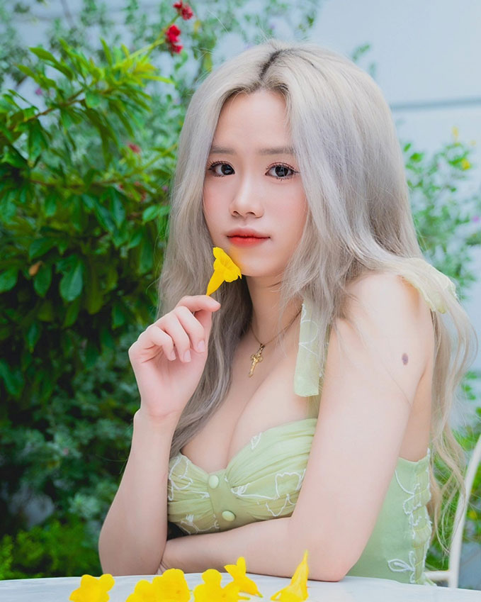 เปิดวาร์ป Phuong Vy ไอดอลสาวสวย งานดี หุ่นแซ่บ เร่าร้อนทรงเสน่ห์