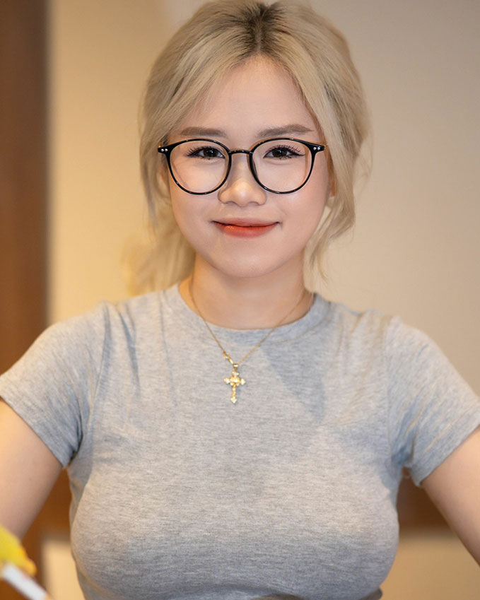 เปิดวาร์ป Phuong Vy ไอดอลสาวสวย งานดี หุ่นแซ่บ เร่าร้อนทรงเสน่ห์